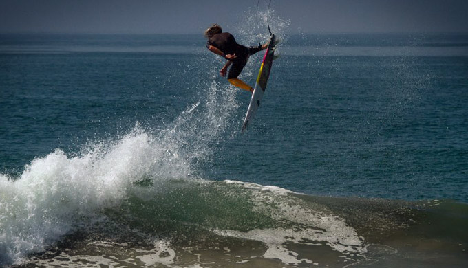 Nick Rozsa quebrando em algum secret californiano - LaybackLayback