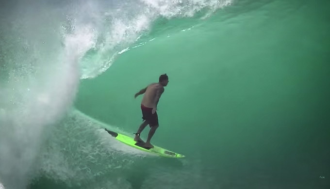 Christian Fletcher em Bali e Desert Point - LaybackLayback