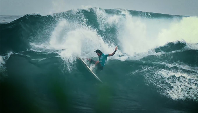 Aquecimento para o Reef Hawaiian Pro em Haleiwa - LaybackLayback