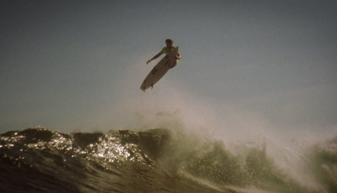 Julian Wilson, Dusty Payne e Lee Wilson em Lakey Peak - LaybackLayback