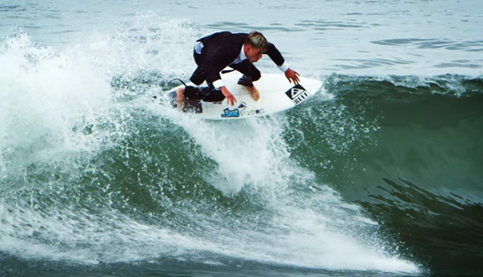 Luke Davis, Nick Rosza e cia. surfando de terno e gravata - LaybackLayback