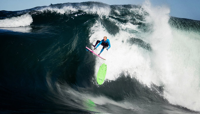 Mark Mathews e o board transfer em Shipstern Bluff - LaybackLayback